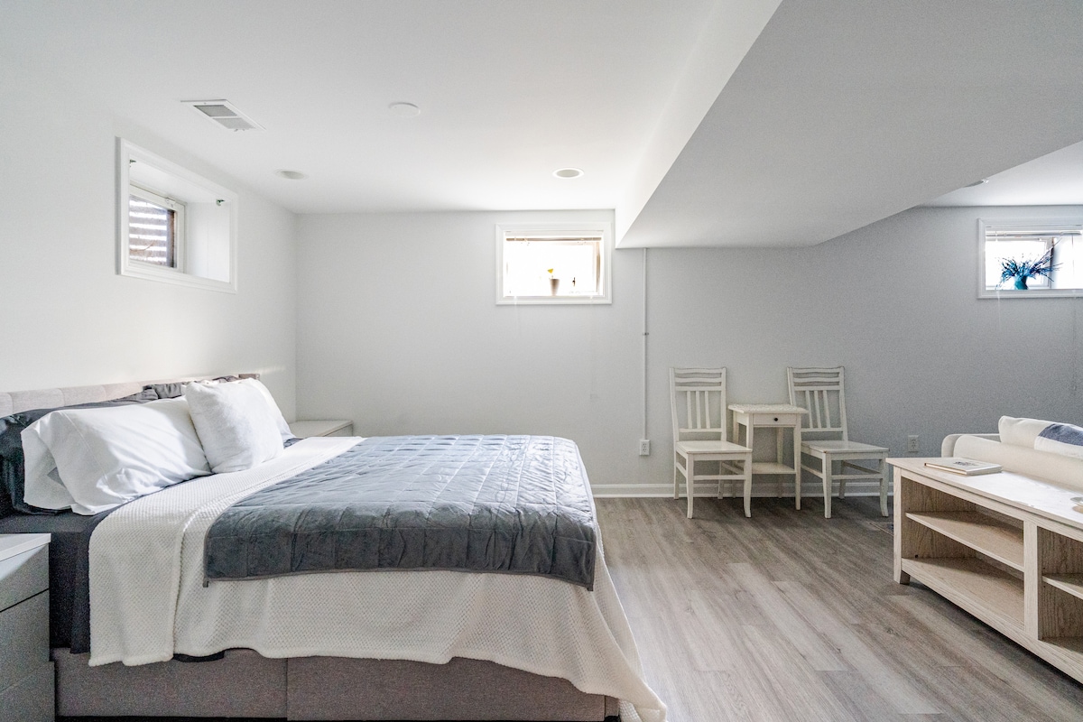 Estudio limpio y espacioso con baño propio y entrada independiente ...