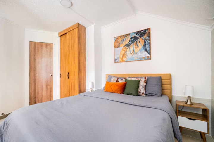 Loft Moderno En Laureles: Workstation Wifi 900 Mbs - Medellín