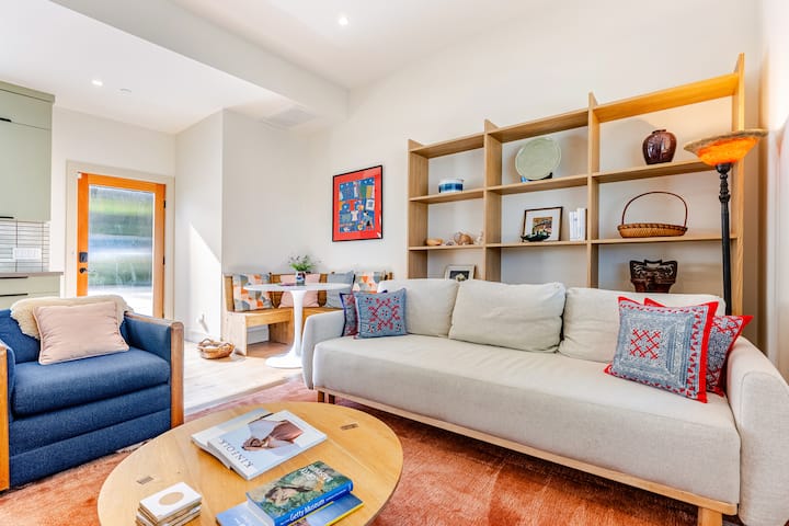 Hillside 2br W/parking • Near Dtla & Rose Bowl - Los Angeles, CA