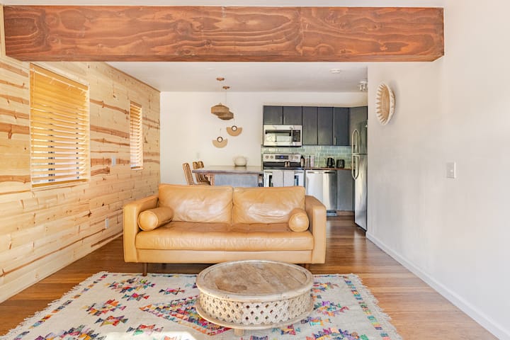 The Mistletoe Cottage - Walk To The Park - Will Rogers State Beach 