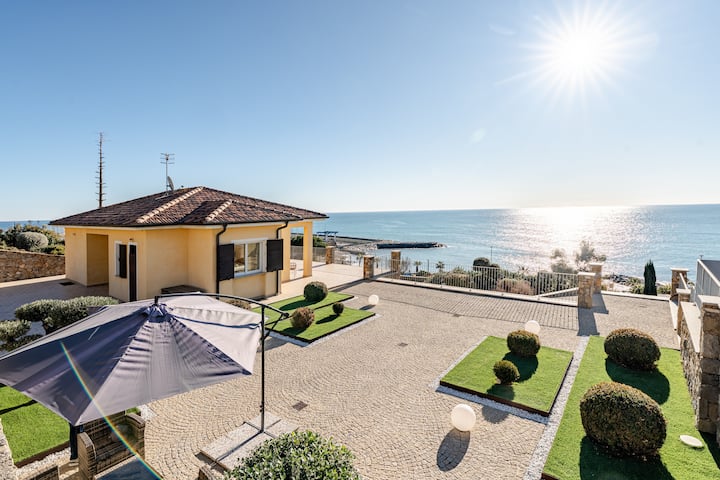 Villa Indipendente, 200mq Giardino E Posto Auto - Santo Stefano al Mare