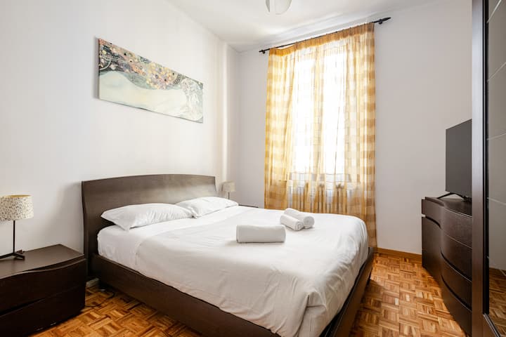 Warm With 2 Separate Rooms 500m From Buenos Aires - Milan
