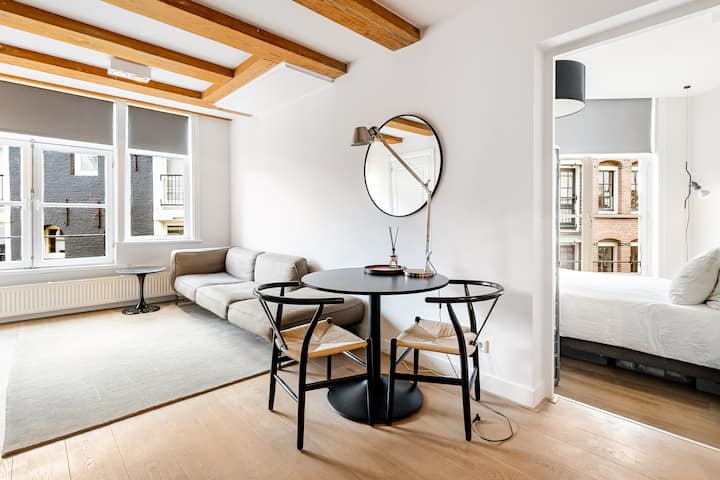 Urban City Apartment In Amsterdam Canal House. - Amsterdam