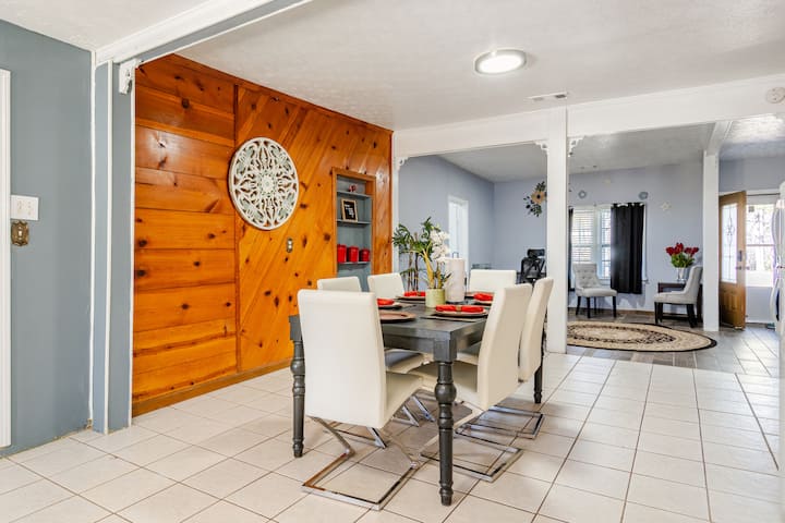 Comfortable 4br•2 King Beds• Near Arbor Place Mall - Douglasville, GA