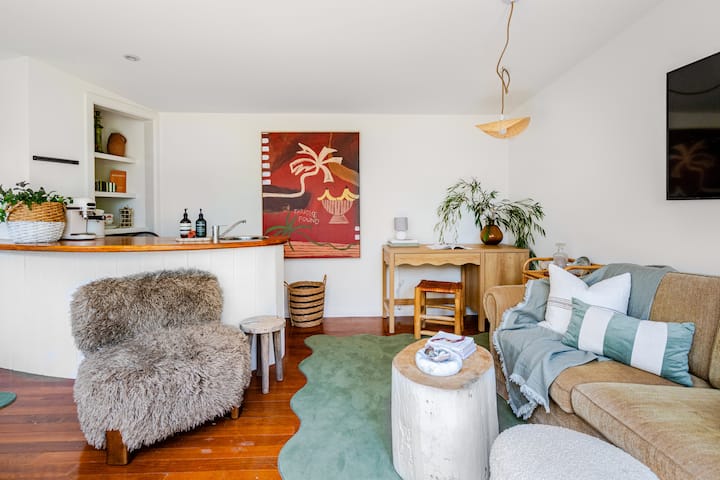 Private Studio Guesthouse — Rye Back Beach - Rye