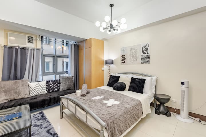 Sleek Minimalist Condo • Mckinley • Bgc • Fastwifi - Taguig