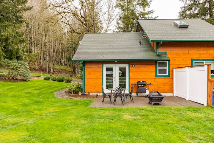 Private Quiet Apartment Style. Central Location. - Poulsbo, WA
