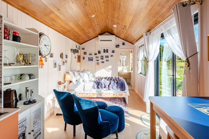 Anwen | Curated Luxury Tiny Home + Breakfast - Beechworth