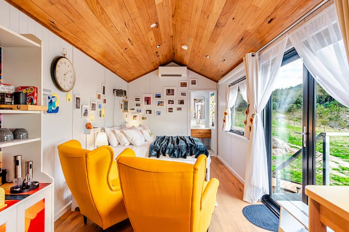 Eirian | Curated Luxury Tiny Home + Breakfast - Beechworth