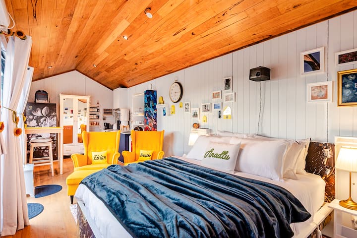 Eirian | Curated Luxury Tiny Home + Breakfast - Beechworth