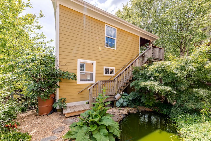 Cville Cottage | Walk To Uva + Downtown Mall - Charlottesville, VA
