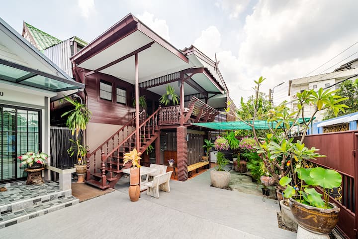 Private Heritage Thai Home Behind Wat Arun Mrt - Bangkok Yai