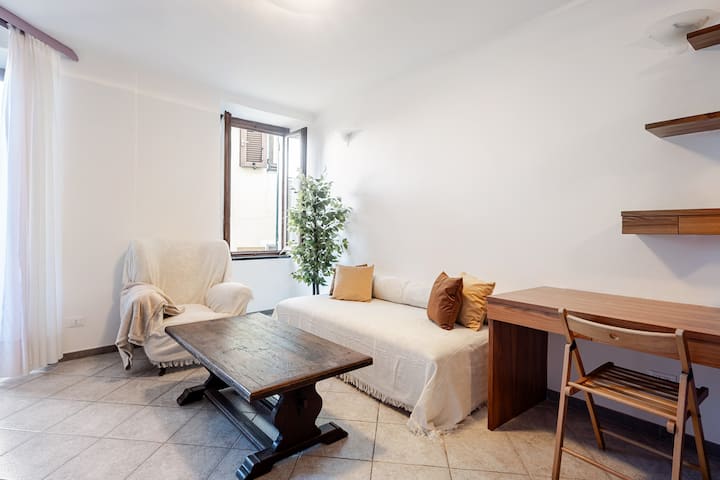 Stylish & Colorful Open Space | Sleeps 5 - Manarola