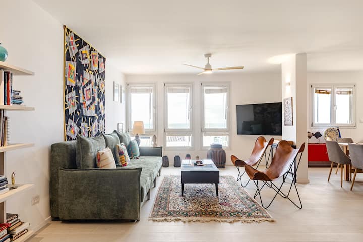 Andromeda Seaview Residence Pool Bomb Shelter - Tel-Aviv