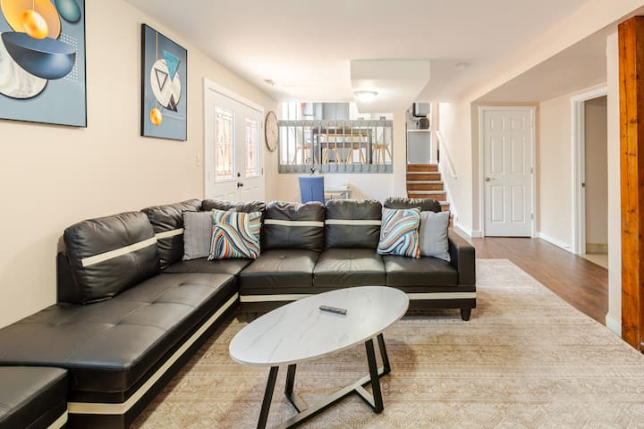Modern 5br Retreat, Home Theater And Pets Welcome - Manitou Springs, CO