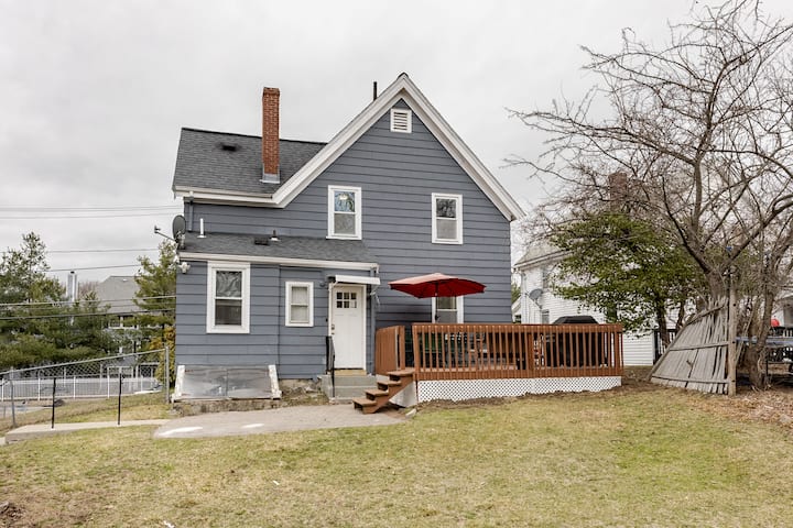4br Family Home • Parking • Near Boston & Gillette - Norwood, MA