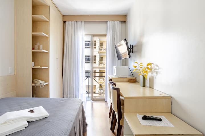 Suíte Em Hotel C/ Piscina Em S. Caetano - Santo André