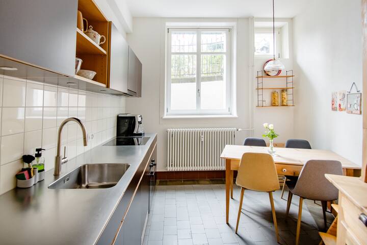 Bern Breitsch, Center, River, Home (Room2) - Bern
