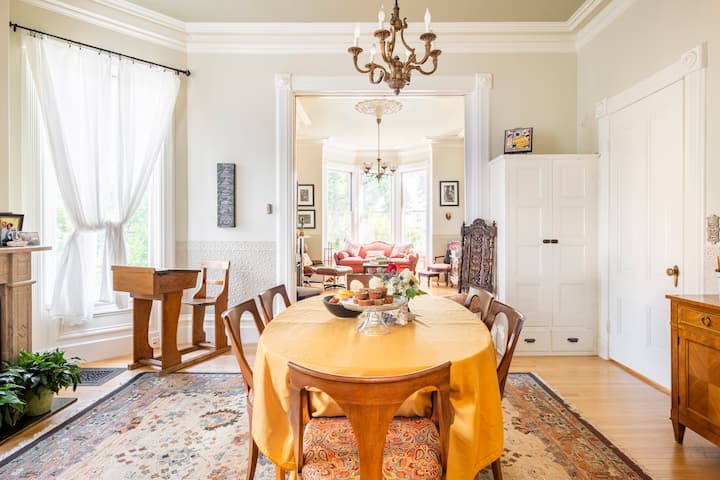 Gold Room - Historic Luxurious Victorian, Napa - Napa, CA