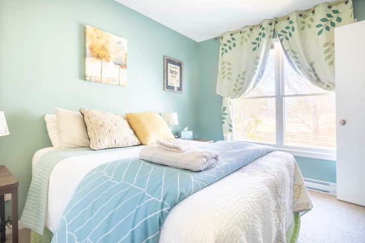 Private Guest Room In Cute South-end Neighborhood - Burlington, VT