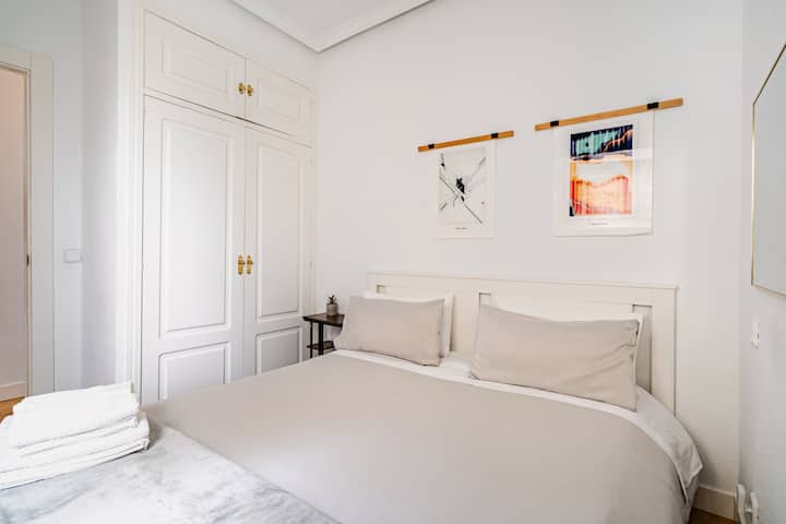 Bright Central Madrid Flat - Madrid