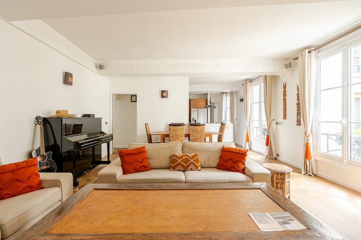 Beaux Volumes, 120 M², Très Calme, Plein Centre - París