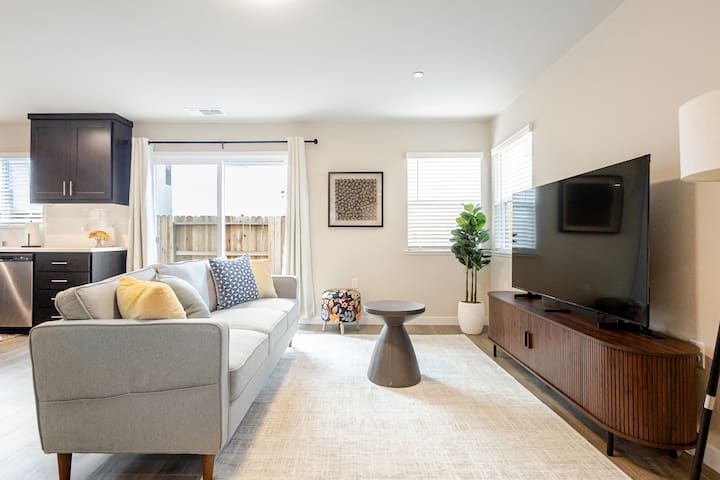 Family-friendly 3br | Your Home Away From Home - Turlock, CA