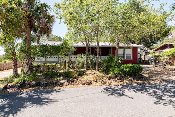 Anchor Point Cottage: 
Boat Parking & Waterview - Cedar Key, FL