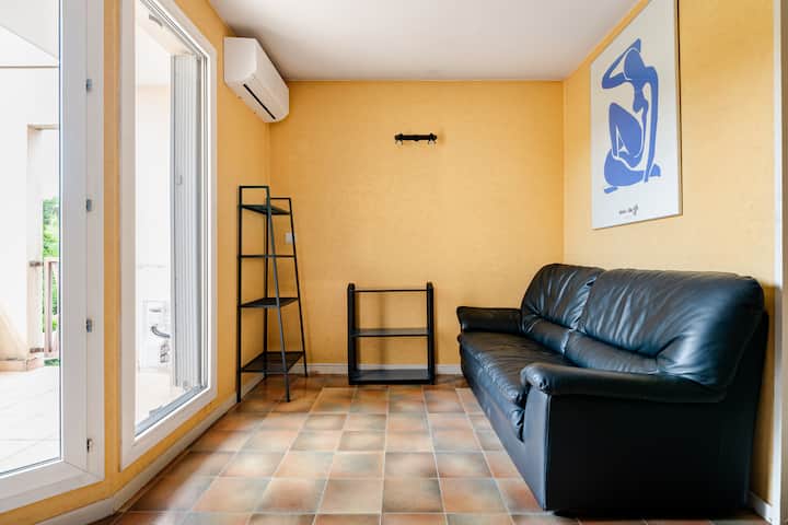 Proche, Centre, Commercial Studio, 35 M² Climatisé - Saint-Genis-Laval