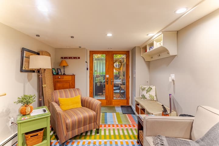 Garden Suite Hidden In A Fantastic Location! - Littleton, MA