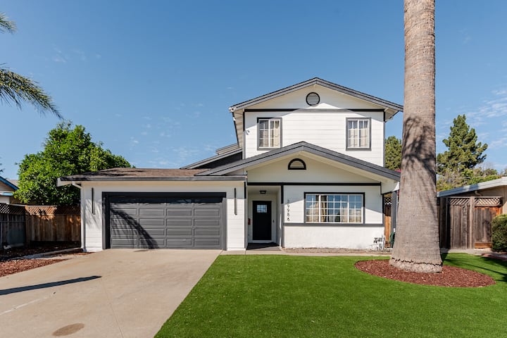 Modern Fremont Retreat |5br 3ba| Near Tesla, Meta - Union City, CA