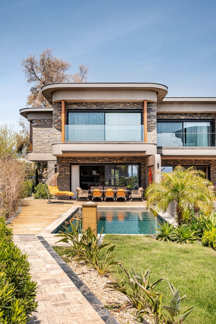 Beachfront Villa|private Pool, Gym, Sauna & Views - Gümbet