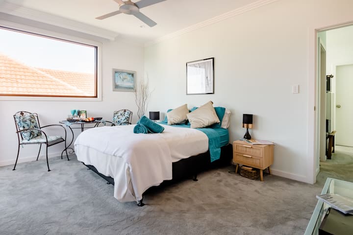 Adrift Eastnew House Nestled Between2 Beaches - Sydney