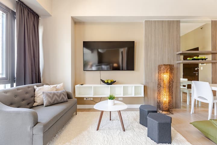 Bnew! Superior 1-br | 42sqm | Balcony | Pool, Gym - Makati
