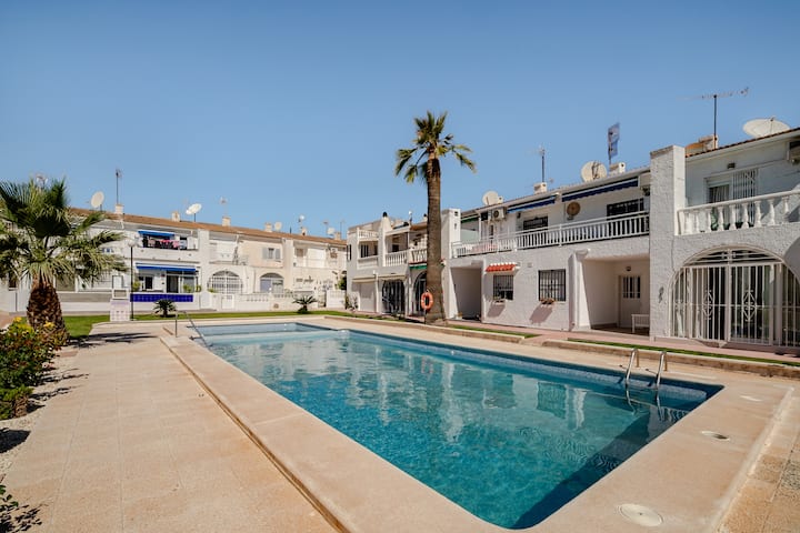 Maison Ensoleillée à Torrevieja, Vue Piscine - Torrevieja