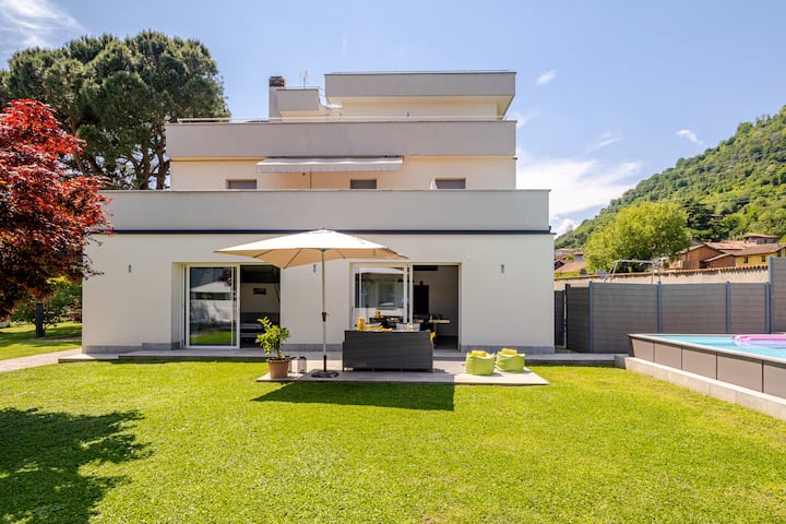 New Open Space Pool & Sauna - Comói-tó