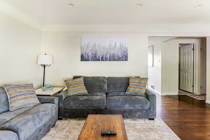 Relax & Unwind In Royal Oak - Birmingham, MI