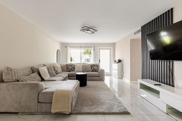 Fort Lauderdale 4br, Pool Family House - Coral Springs, FL