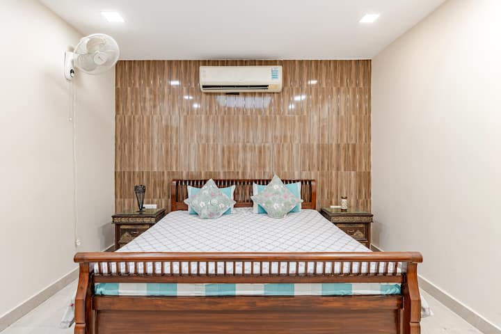 A Fully Furnished Penthouse Studio Apartment - New Delhi