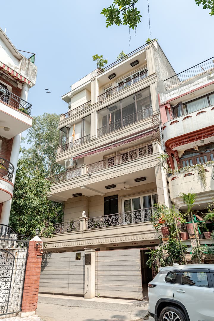 A Fully Furnished Penthouse Studio Apartment - Nueva Delhi