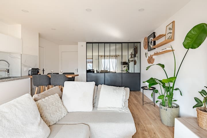 Apartment In Les Chartons With Private Parking + Tram - Burdeos