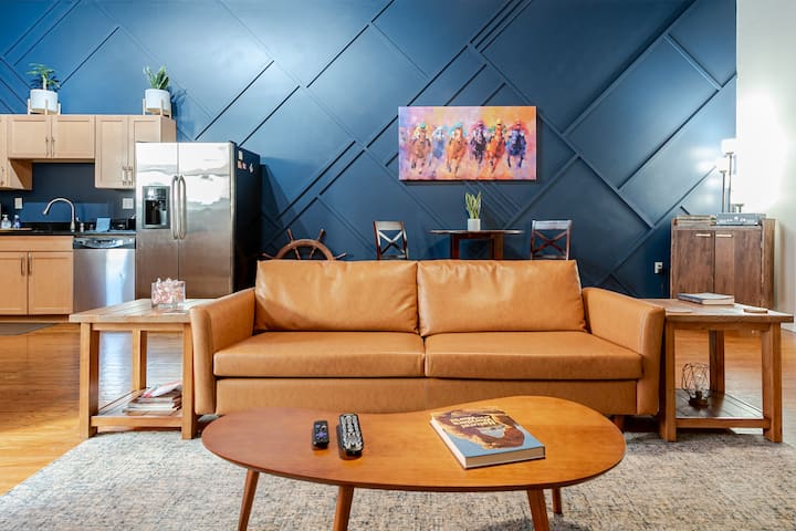 River City Loft - Free Downtown Parking! - Louisville, KY