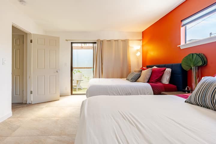 Venice Beach Canal Area Home With Ev Charger - Los Angeles, CA