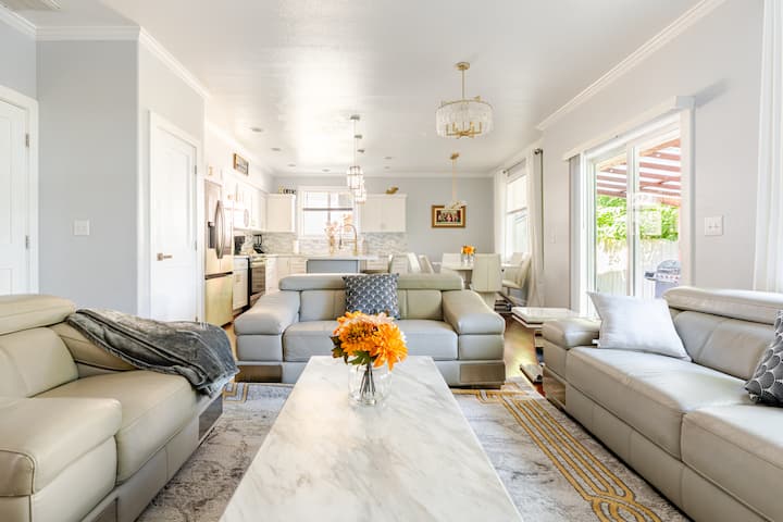 Modern 4br Home Quiet Area Sleeps Comfortably - エバレット, WA