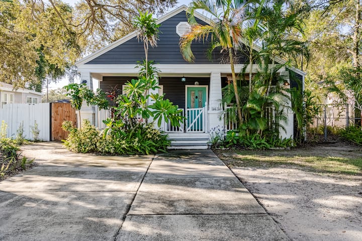 Cozy Tampa Treasure Tiny House - フロリダ州