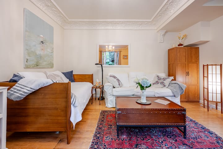 Idyllic Garden Apartment On Duboce Park - San Francisco, CA