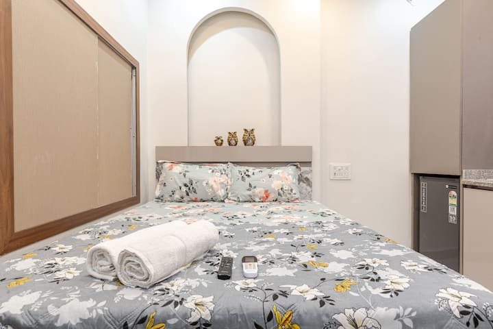 Luxury Stay Near Ram Mandir | Walkablelocation1008 - Ayodhya