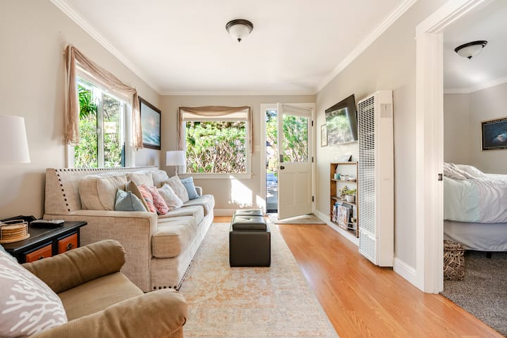 J & T Beach Cottage, Ocean Views & Walk To Beach - Morro Bay, CA