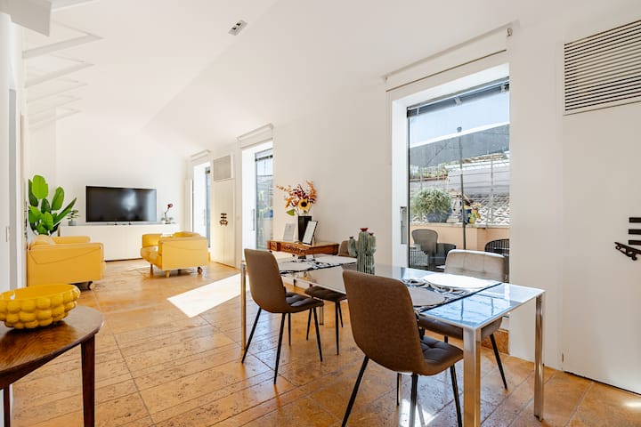 Luxury Penthouse | Terrace, Jacuzzi & Forum View - Rome
