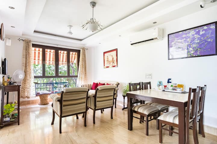 Erica's Place  1 -  Large Room In South Delhi - New Delhi